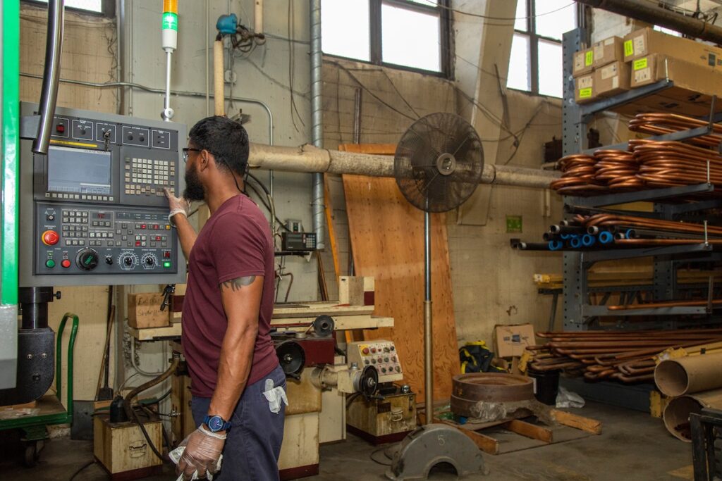 Long Island City Machinist Shop Crew ‘Keep NYCHA Going’ - The NYCHA Journal